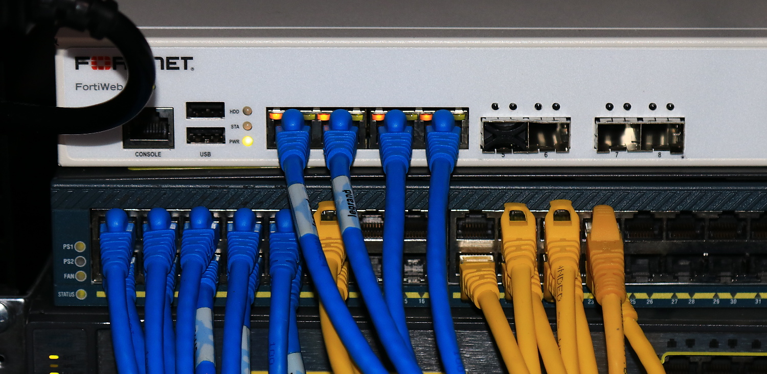 مرکز داده دانشگاه - مرکز فناوری اطلاعات و ارتباطات